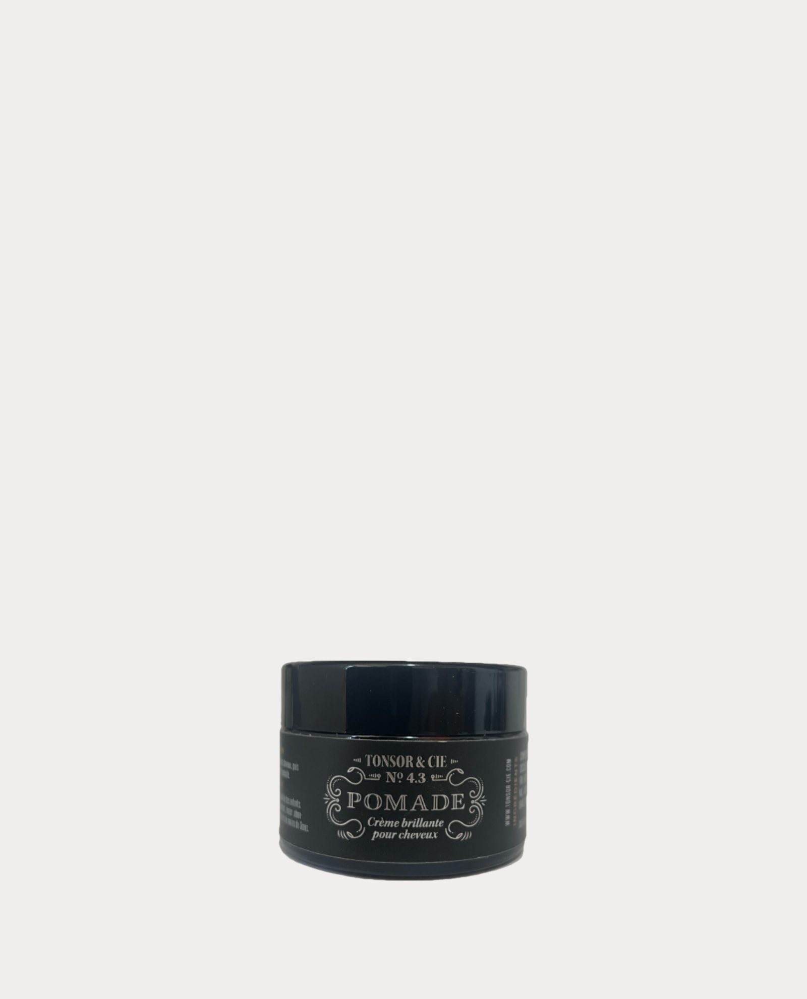Shiny effect styling pomade. – Tonsor & Cie